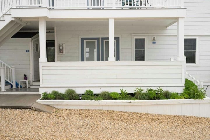 Unit 1: 2 Bedroom Cottage  Montauk Sound View - Montauk, NY