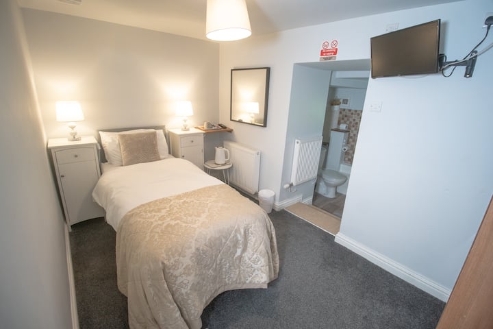 Teviotside Travel Inn - Hawick - Room 5 - Single - Hawick