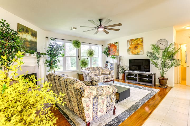 4 Mi To Old Town Spring: Family Retreat W/ Yard! - Spring, TX