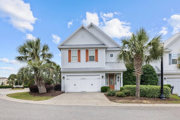 Walk To The Beach From A 3 Bedroom Vacation Home - North Myrtle Beach, SC