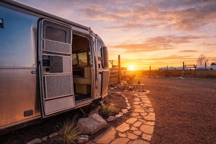 Airstream W/ Private Hot Tub Near Grand Canyon - Arizona