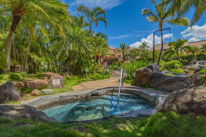 Hawaiian Paradise Suite With Lush Views By Pool - Maui, HI