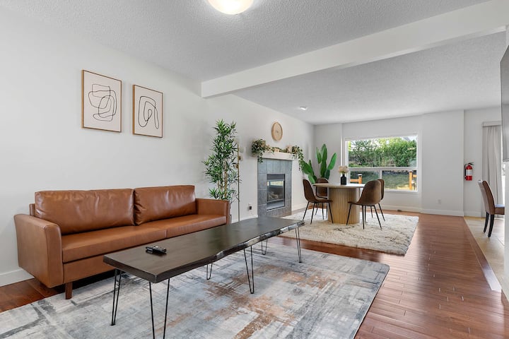 3-bedroom House In Panorama - Perfect For Families - Calgary