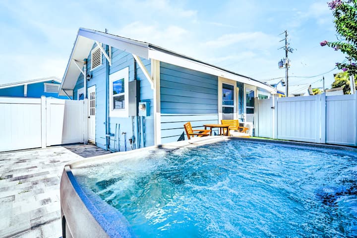 The Nook • Hot Tub • Pet Friendly • Steps To Sand - Indian Rocks Beach, FL