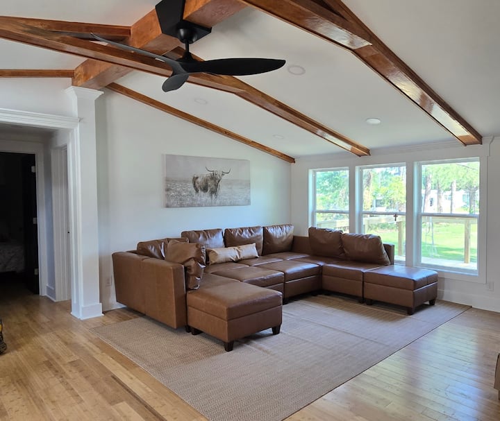 Spacious Home With Hottub & Pool, 3 Miles To Beach - North Carolina