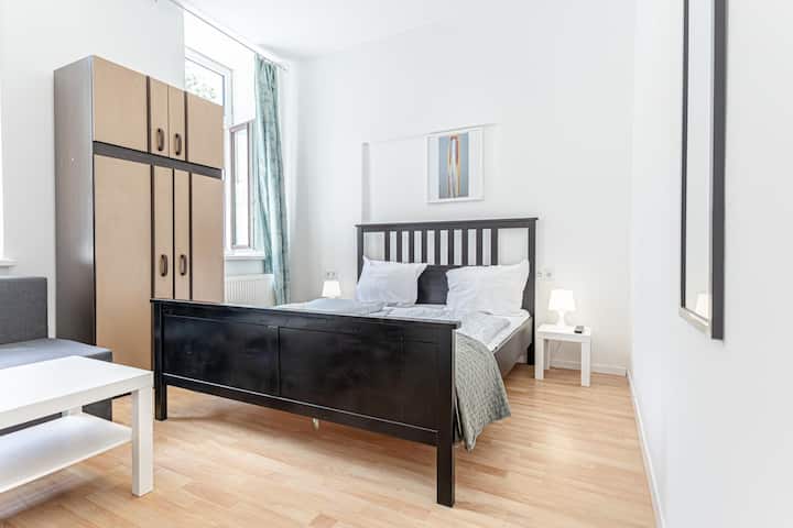 Affordable Room Near Millenium City & Danube - Wien