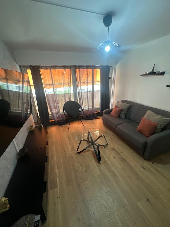 Le 9 - Proche Paris - 4 Pers - Wifi - Terrasse - Choisy-le-Roi