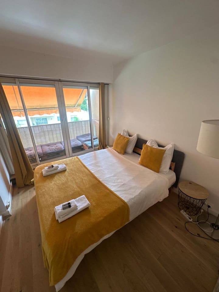 Le 9 - Proche Paris - 4 Pers - Wifi - Terrasse - Choisy-le-Roi