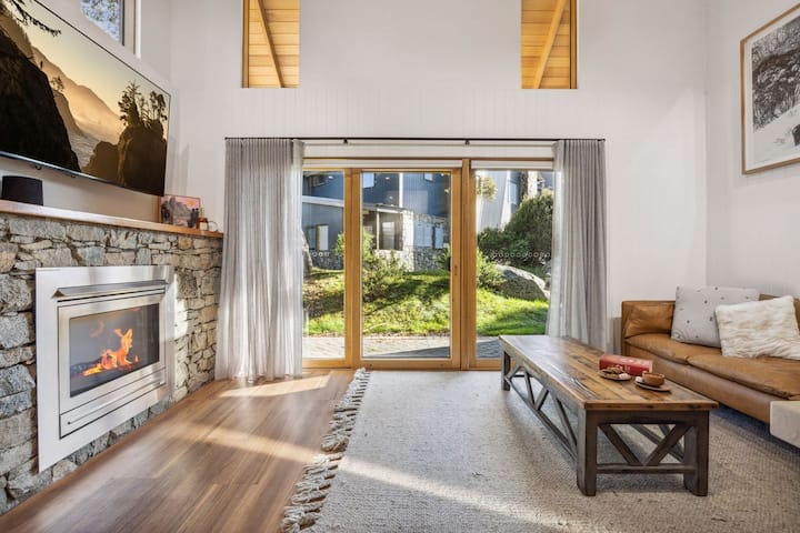 Ice 3 A Stylish Ski Chalet Steps From The Slopes - 大雪山