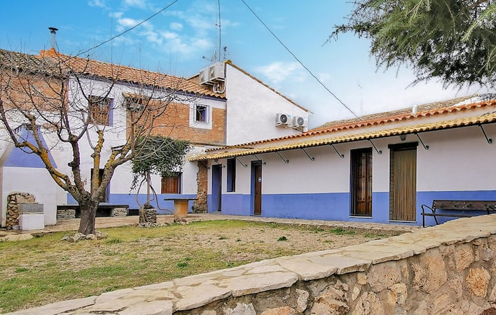 6 Bedroom Cozy Home In Cofrentes - Cofrentes