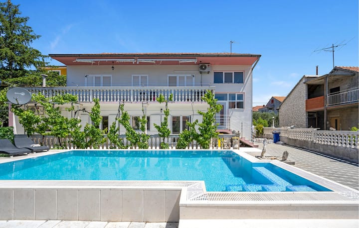 Beautiful Apartment In Sibenik - Šibenik