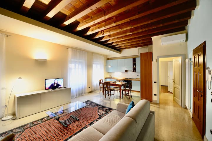 Cozy Flat With Balcony Few Steps From Arena - Verona