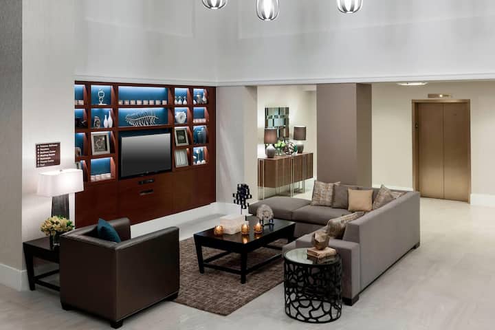 Luxurious Comfort At 3 Clean Rooms | Free Parking - Fairfax, VA