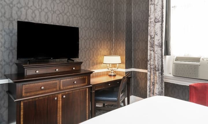 Minutes From The Historic Waterfront - Annapolis, MD