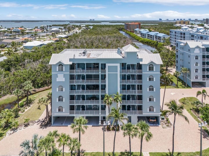 Fun And Magical Beach Escape - Amazing Beach Condo - Fort Myers Beach, FL