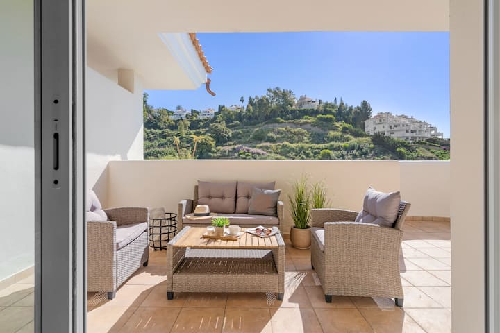 Aloha Hills Apartment In Marbella With Pool - Puerto Banús