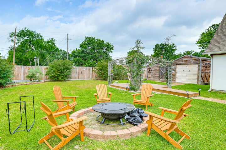 Private Backyard Oasis: Spacious Home In Humble! - ハンブル, TX