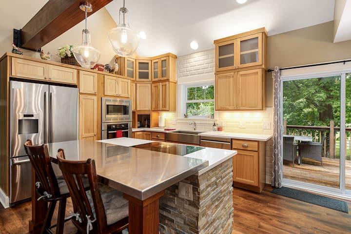 Maple City Farm | Pet Friendly | Fenced Yard - Glen Arbor, MI