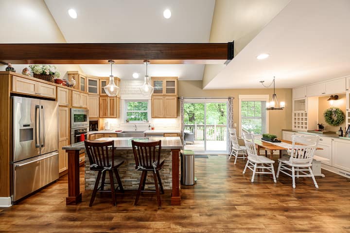 Countryside Home W/ Fenced Yard & Grill - Glen Arbor, MI