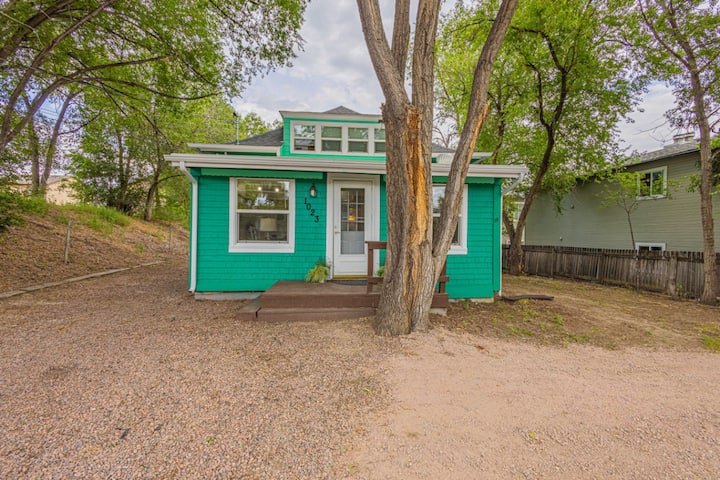 The Green Getaway - Colorado Springs, CO