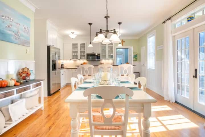 Private Pet Friendly Home Near Olivia Beach - Lincoln City, OR