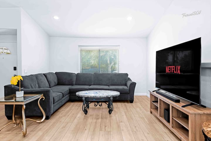 Modern 4br Home + Parking + Near Shops #Travelsgv - Claremont