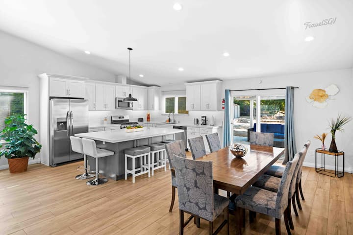 Modern 4br Home + Parking + Near Shops #Travelsgv - Chino, CA