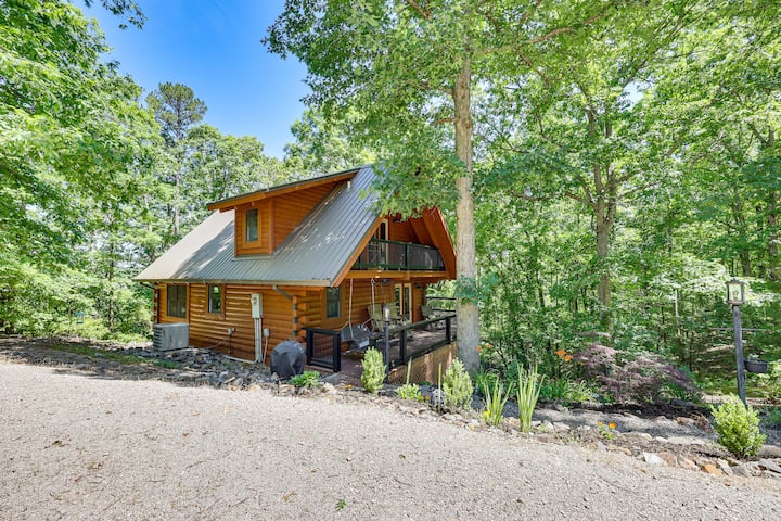5 Mi To Hot Springs Nat'l Park: Cabin W/ Yard - Hot Springs
