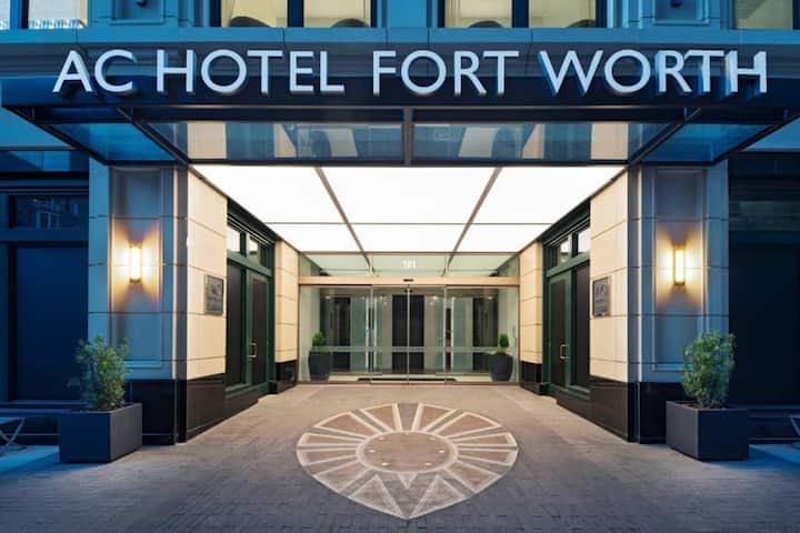 Walk To Sundance Square + Dining & City Views - Fort Worth, TX