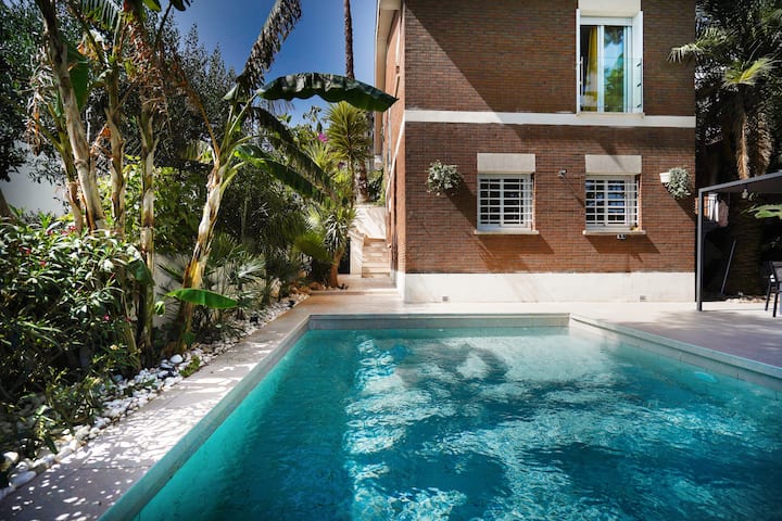 Castelldefels - House - Sleeps 4 - Pool - Petsok - Castelldefels