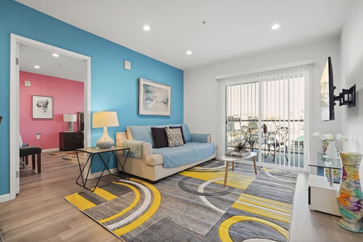 Chic 2br K-town | Gym & Parking - Beverly Hills