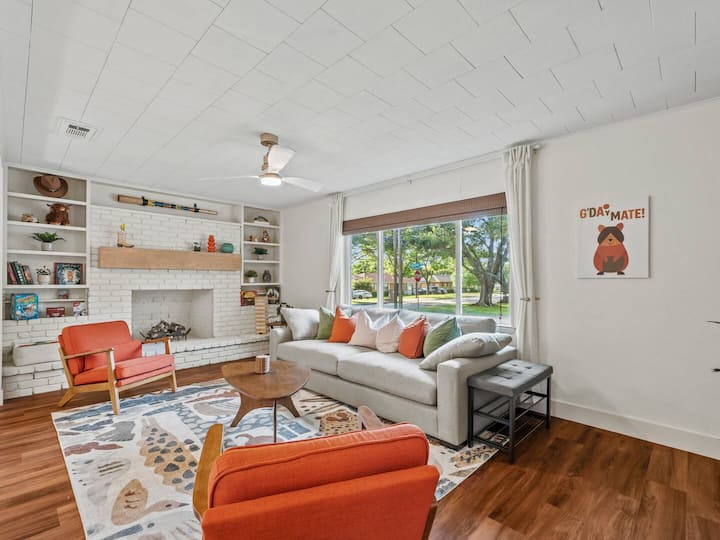 Quokka Lodge: King Beds/game Room/outdoor Fun - Frisco, TX