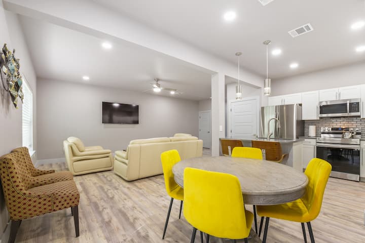 Brand New Build In 2025! Designer Finishes, Lake - Spicewood