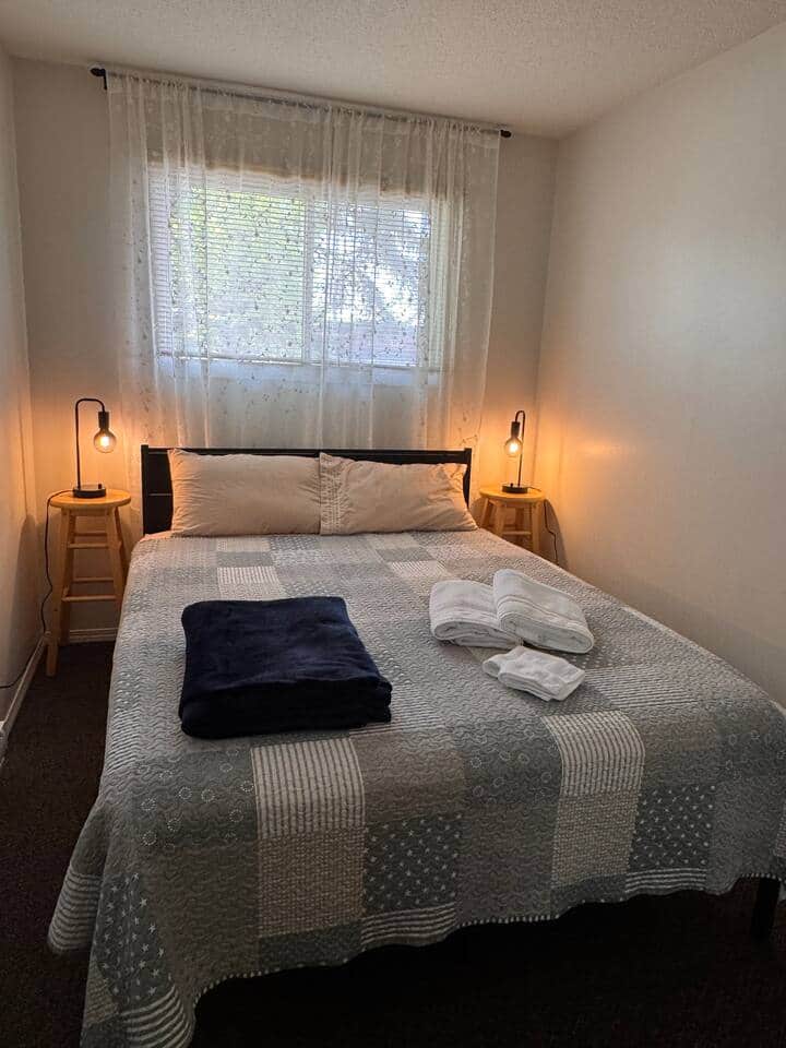 Economical Stay In Down Town Cochrane - Cochrane