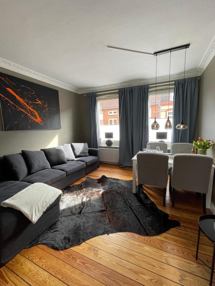 Altbaucharme Deluxe Mit Balkon - Kiel