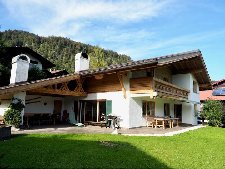 Ferienhaus Rundshagen, Chalet Chiemgau Auf 250m² - Reit im Winkl