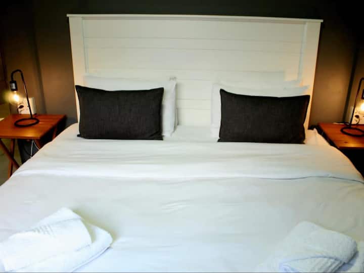 Livingwaters Self-catering Room 1 - Ermelo