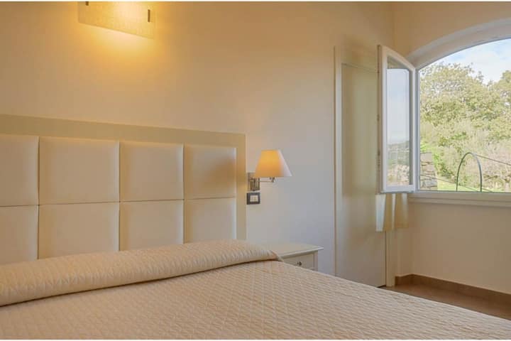 Seaview Pool Retreat - B28 - Happy Rentals - Andora