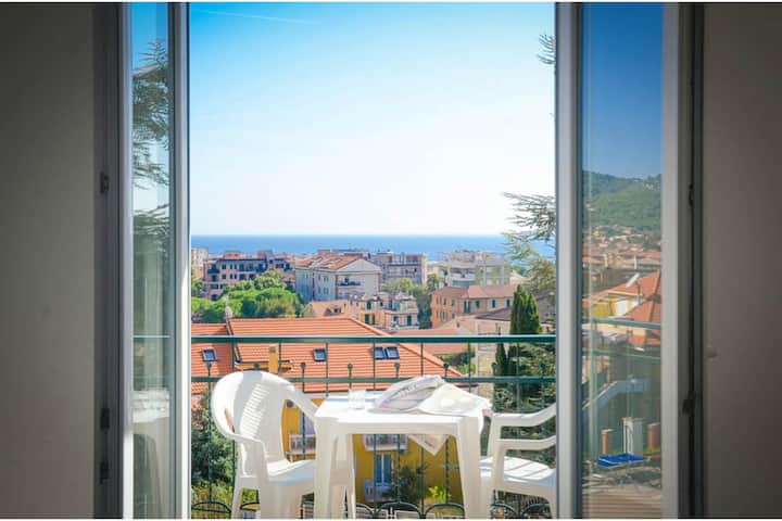 Seaview Pool Retreat - M10 - Happy Rentals - Andora