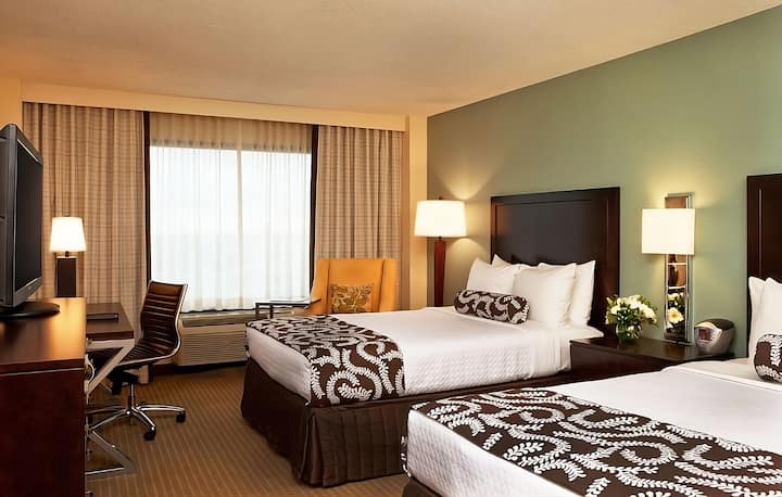 Comfort And Convenience! 2 Units, Outdoor Pool - Atlanta, GA