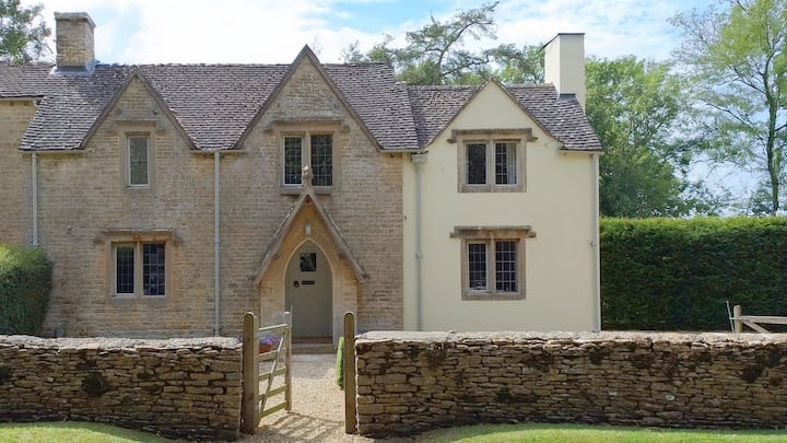 Hare Cottage - Pet Friendly Near Tetbury - Tetbury
