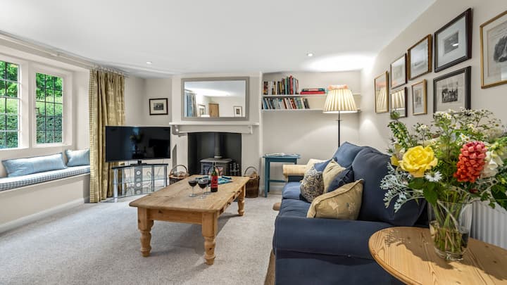 Hare Cottage - Pet Friendly Near Tetbury - Tetbury