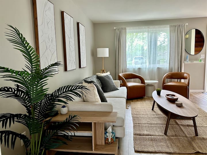 Modern, Bright, Townhouse In Westerville - Polaris, OH