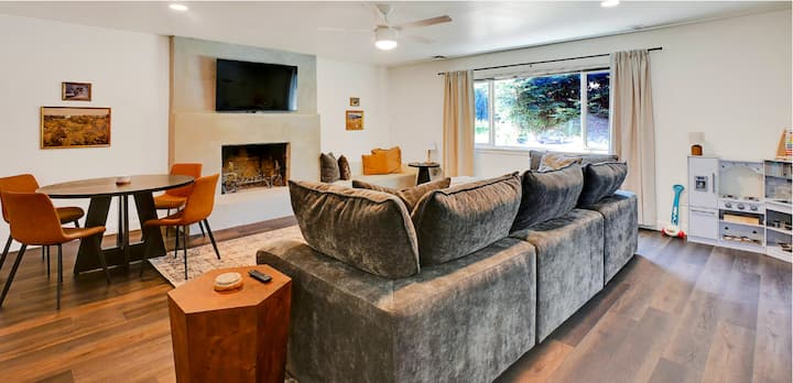 Cozy Home, W/, Big Yard, King Bed, Games, Dogs Ok - Yuba City, CA