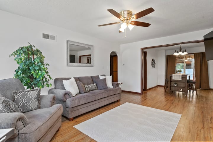 Relaxing Home Close To Malmstrom Afb & Pool Center - Great Falls, MT