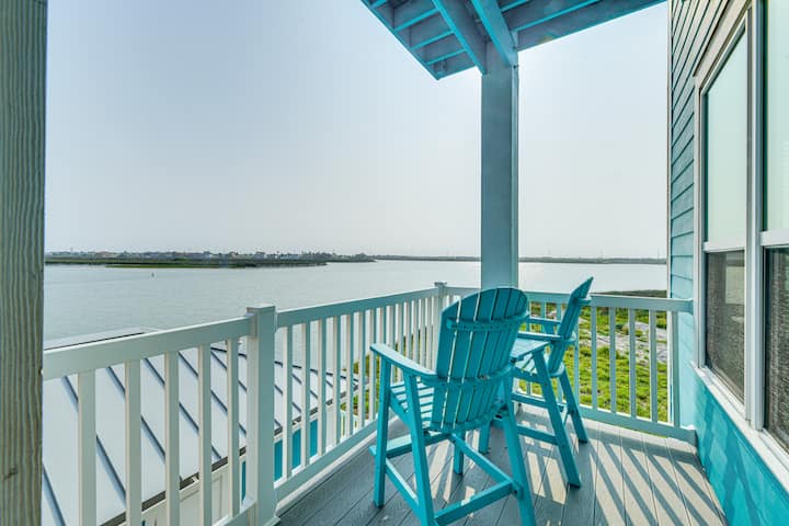 Walk To Beaches: Padre Island Escape W/ Dock - Corpus Christi, TX