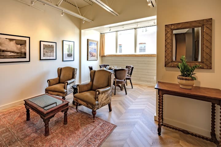 Stylish Loft Steps From The Historic Plaza - Santa Fe, NM