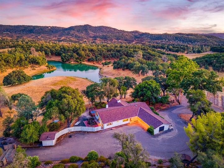Farm Stay + Lake + Alpacas + Hiking + Hot Tub - Kelseyville, CA