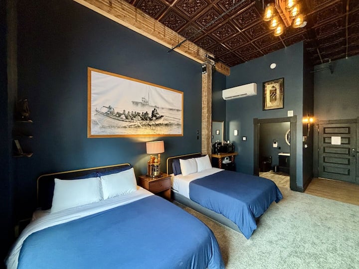 Oliver Inn | Suite 10 | Ss Mataafa - Duluth, MN
