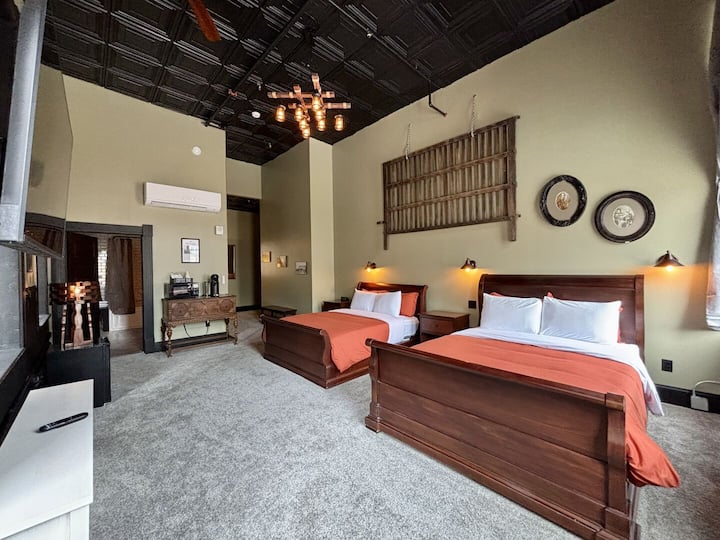 Oliver Inn | Suite 11 | Bert Enger - Duluth, MN